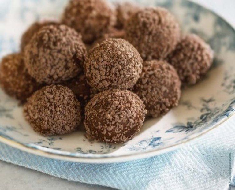 Calling All Chocoholics: Discover 18th Century Chocolate for a Limited ...