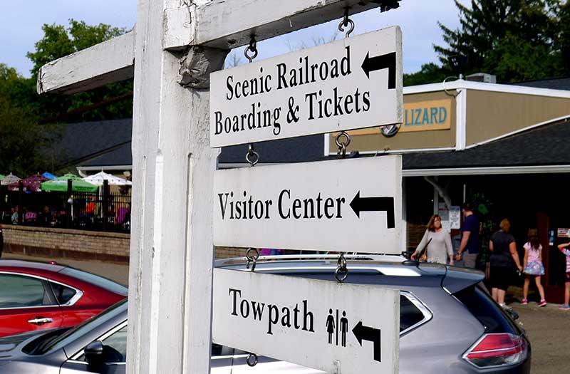 Summer in Downtown Peninsula - Akron Ohio Moms