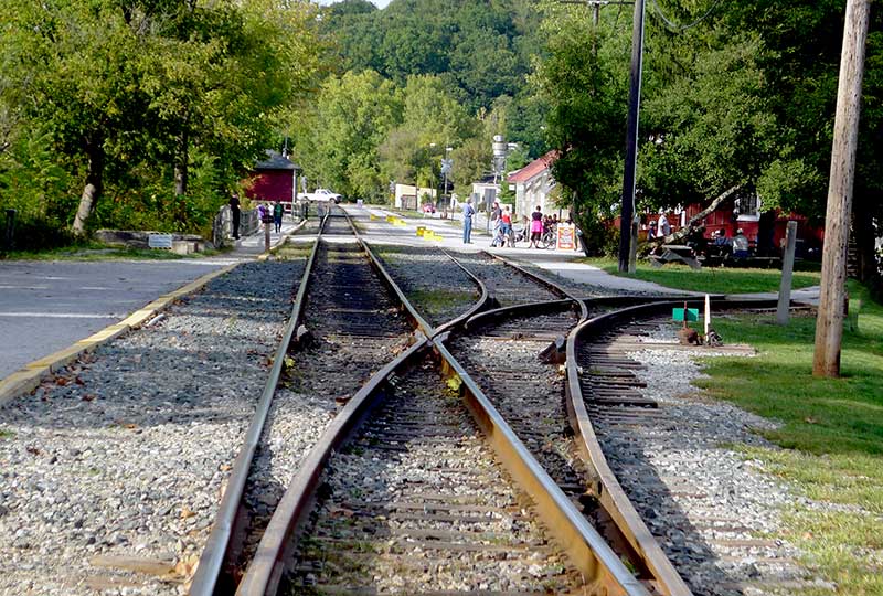 Summer in Downtown Peninsula - Akron Ohio Moms