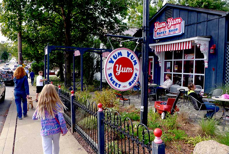 Summer in Downtown Peninsula - Akron Ohio Moms