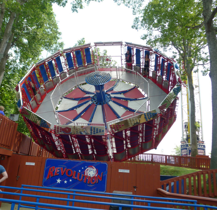 Our Visit to the World's First Theme Park - Holiday World & Splashin ...