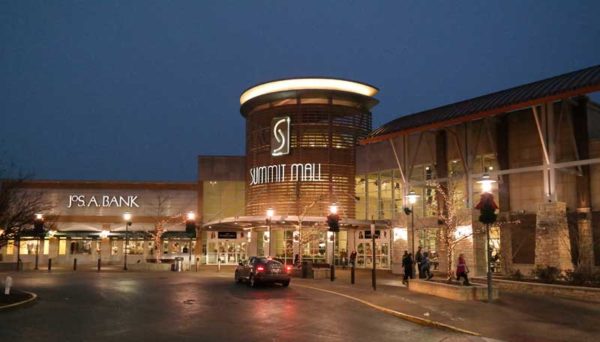 The Christmas Shopping Experience at Summit Mall - Akron Ohio Moms