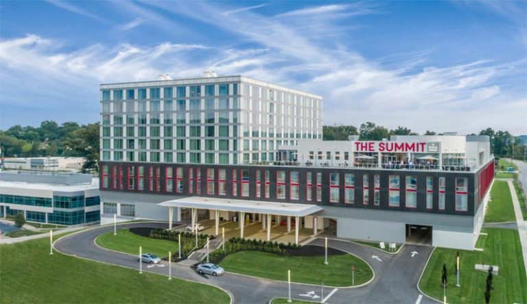 Our Stay at The Summit Hotel in Cincinnati, OH - Akron Ohio Moms