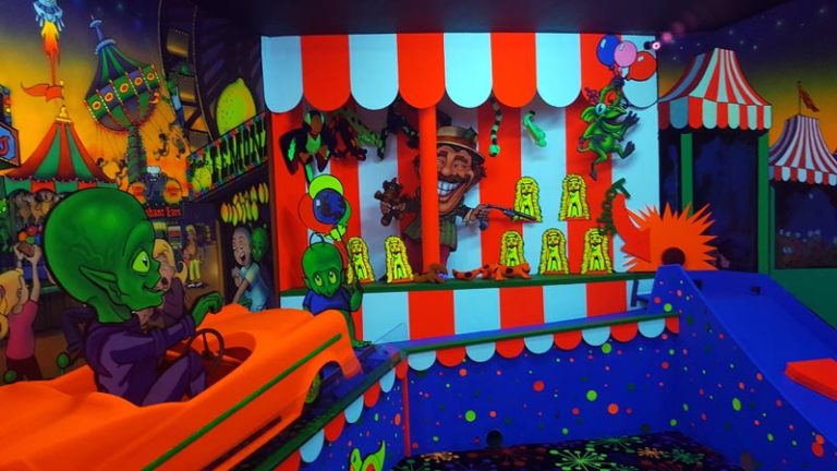 Out of this World Fun at Alien Vacation Mini Golf! - Akron Ohio Moms