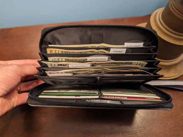 Finding the Balance Between Fashion and Finance with the Savvycents ...