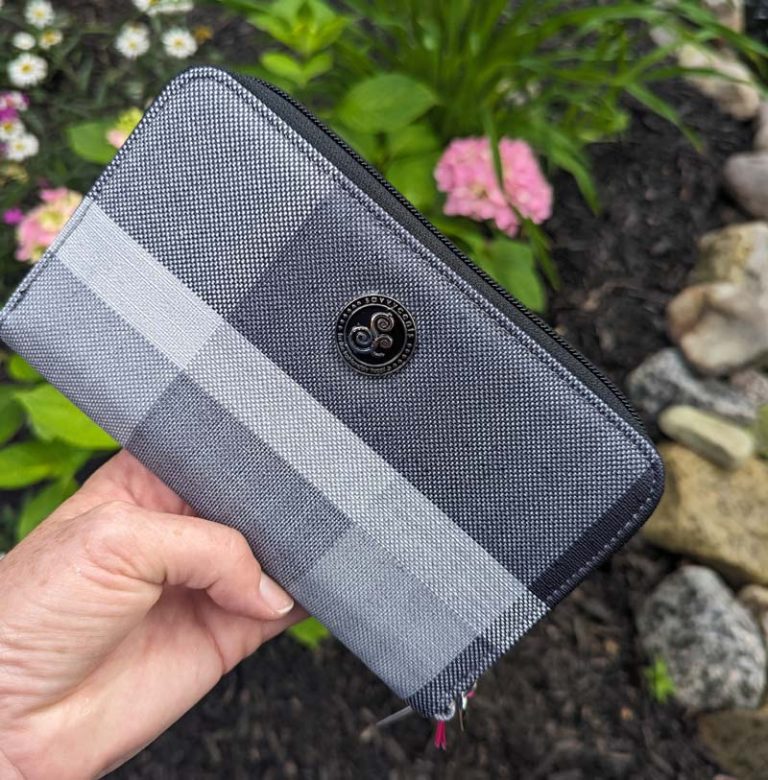 Finding the Balance Between Fashion and Finance with the Savvycents ...