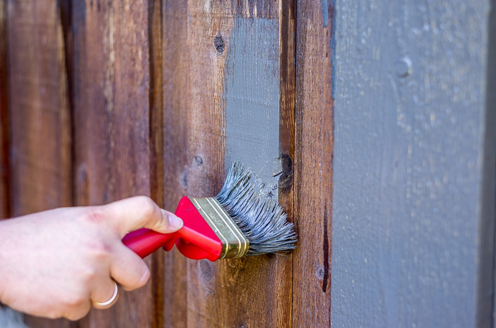 A Guide to Hiring Professionals for Home Exterior Repairs - Akron Ohio Moms